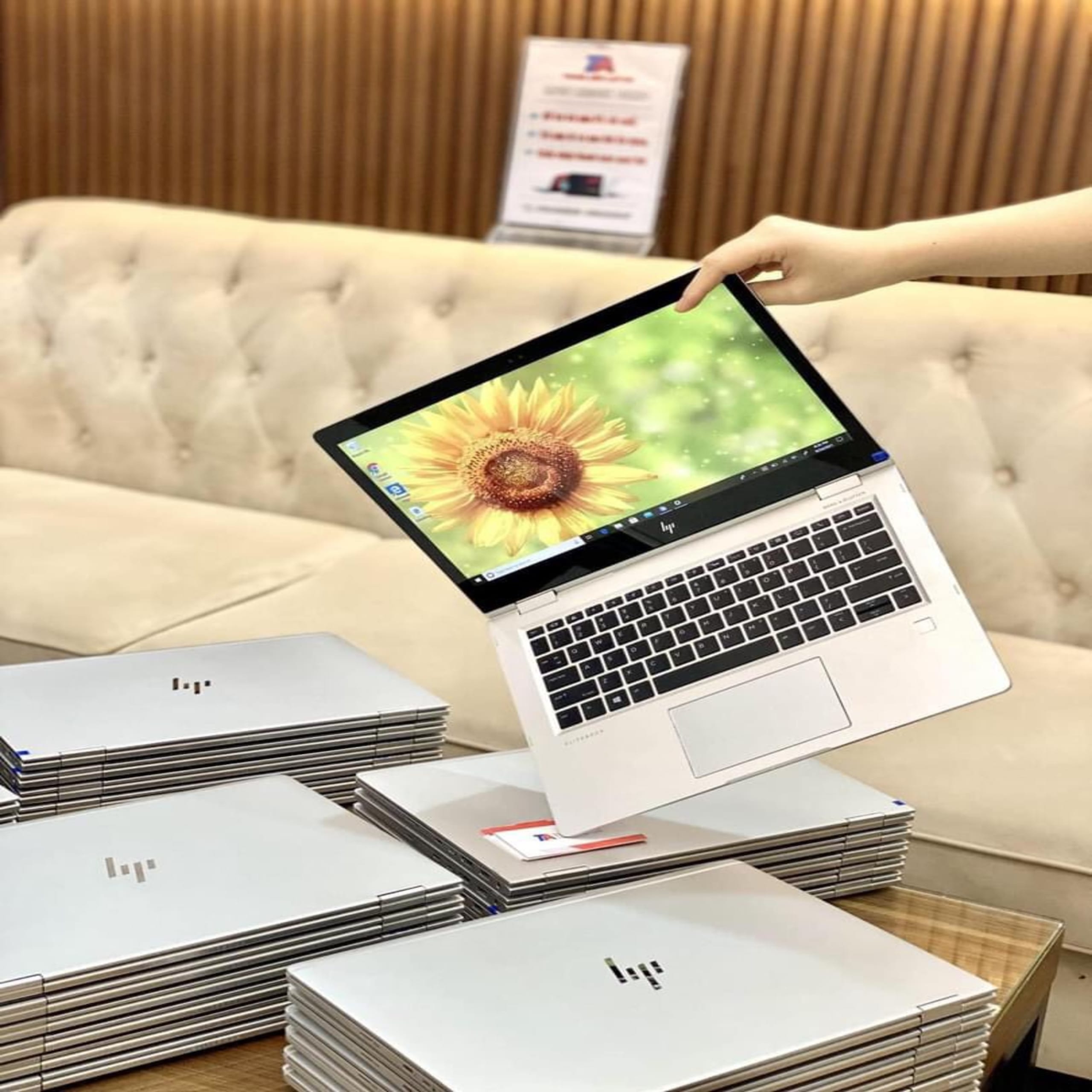 LAPTOP HP X360 1030 G2 – CORE I5 NHẬP MỸ NGUYÊN ZIN MỚI 99% - TRANG ANH